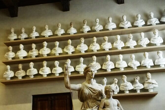 Florence City Tour: Renaissance and Medieval Visit, Accademia, Uffizi & Lunch - Who Should Consider This Tour?