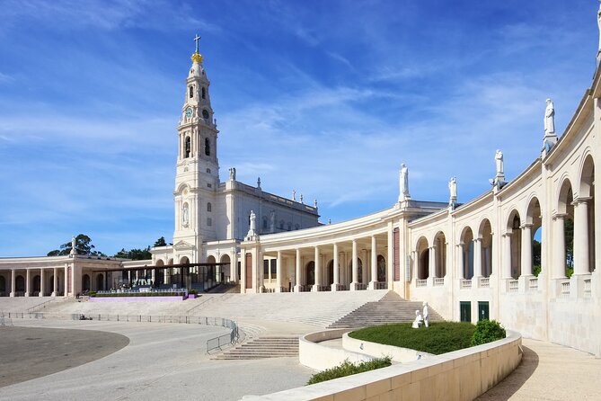 FULL DAY Private Tour to Fátima, Batalha, Nazaré, and Óbidos - What the Reviews Say
