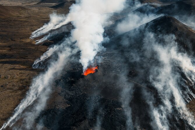Helicopter Tour Over Icelands Reykjanes Volcano Eruption Site