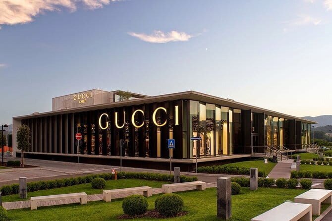 Hire a driver for The Mall Outlet - Limousine Service Florence