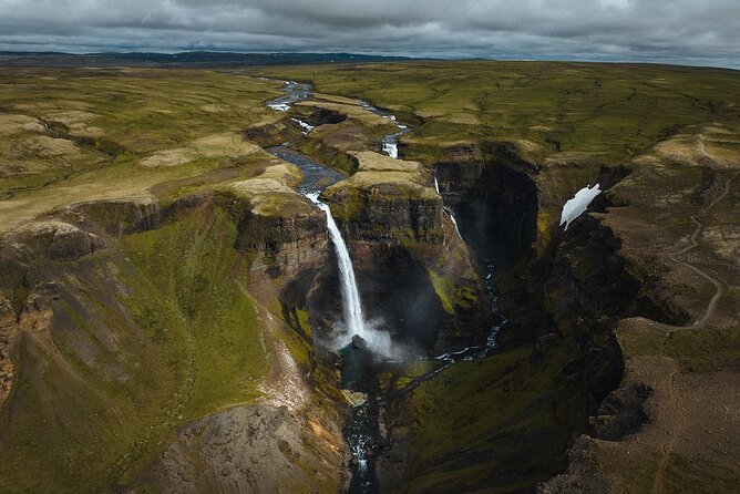 Landmannalaugar & SecretGems | Private Tour | PRO Photos included - Discovering the Highlands’ Hidden Gorges and Volcanic Craters
