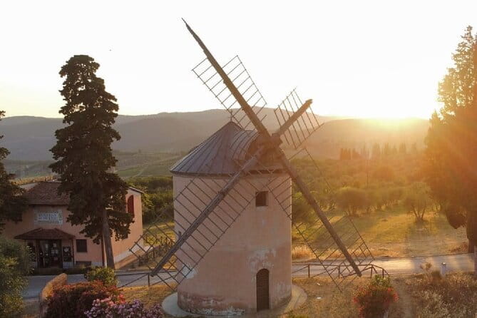 Leonardo Da Vinci's wind mill visit and Organic olive oil tasting - The Experience in Practice