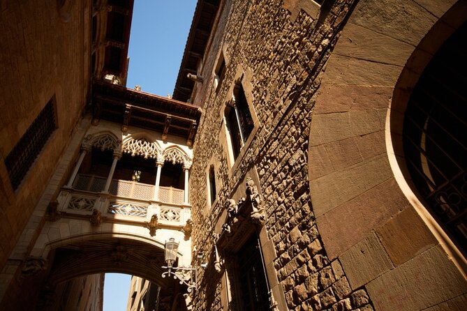 Love in the Gothic Quarter Barcelona: Self-Guided Romantic Walk - How Does the Itinerary Unfold?