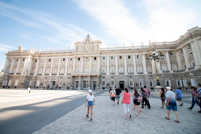 Madrid: Royal Palace Expert Guided Tour with Optional Tapas - The Sum Up