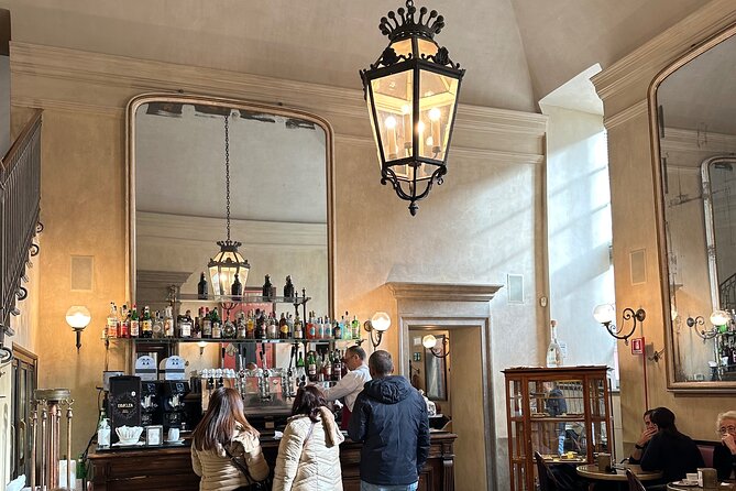 Milan coffee & history crawl with a licensed tour guide