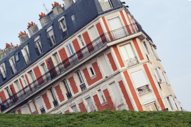 Montmartre Scavenger Hunt and Highlights Self-Guided Tour - Who Should Consider This Tour?