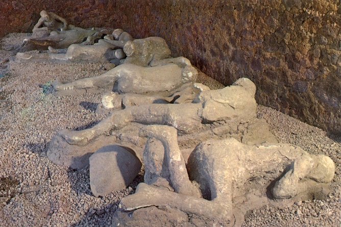 Naples Shore Excursion: Naples City and Pompeii Half Day Sightseeing Tour