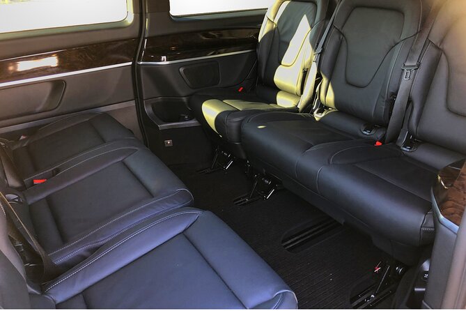 Oslo : Private Transfer to/from Gardermoen Airport to city