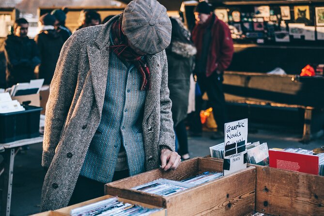 Paris Antiques Market Insider's Tour in Extra-Small Group