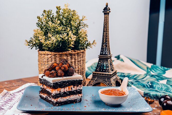 Paris Street Food Crawl (2 Hours Guided Food Tasting Experience) - Exploring the Itinerary: What to Expect
