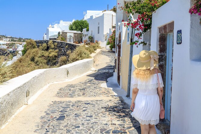 Personalized Private Photoshoot in Fira Santorini - The Setting: Why Fira Is Perfect