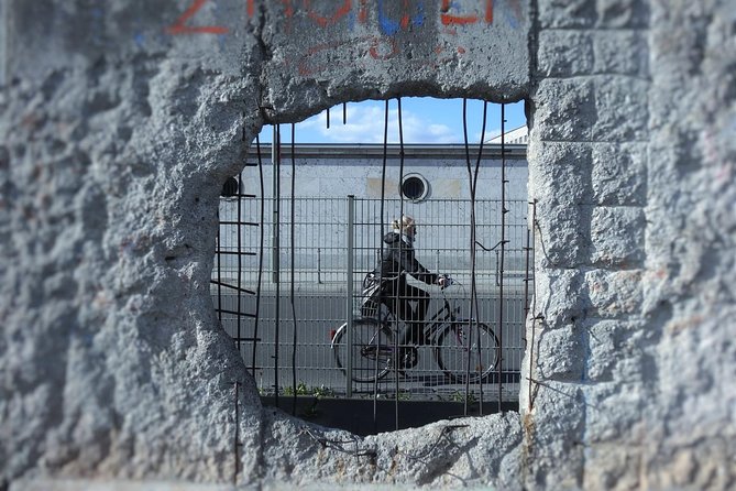 PRIVATE BEHIND THE BERLIN WALL and COLD WAR BERLIN TOUR - What Makes This Tour Stand Out?