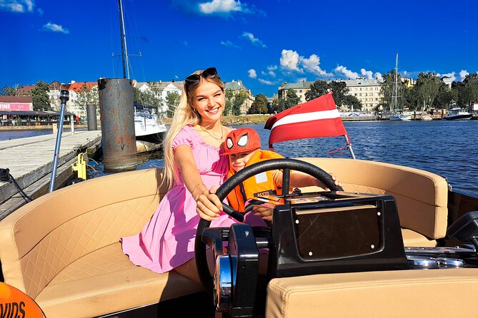 Private Boat Tour experience in Riga (City Canal and Daugava)