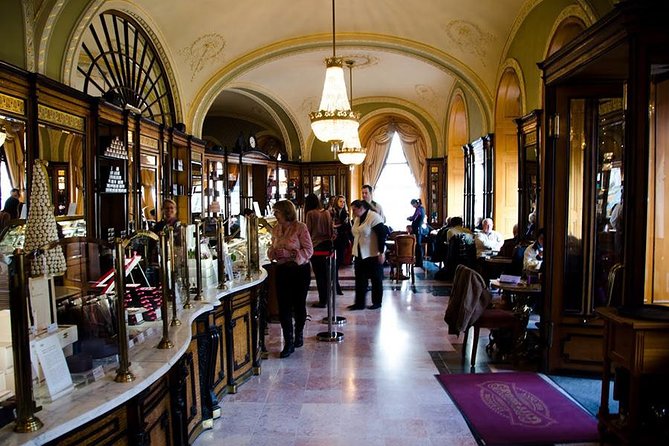Private Café Wandering: Excursion through Budapests Belle Epoque - The Balance of Cost and Value