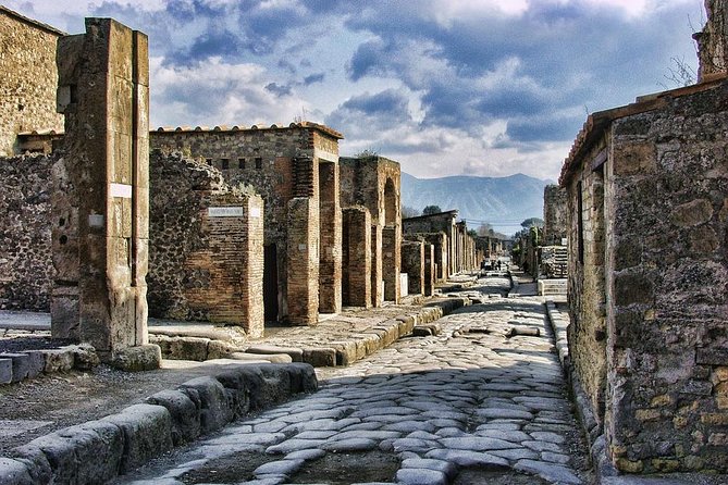 Private Excursion to Pompeii and Amalfi Coast from Naples Cruise Port or Hotel - The Experience and Its Advantages