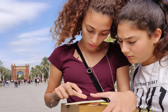 Private Family Treasure Hunt | Guided, fun & 100% Offline | Xventura Barcelona - The Journey Through the Streets of Barcelona