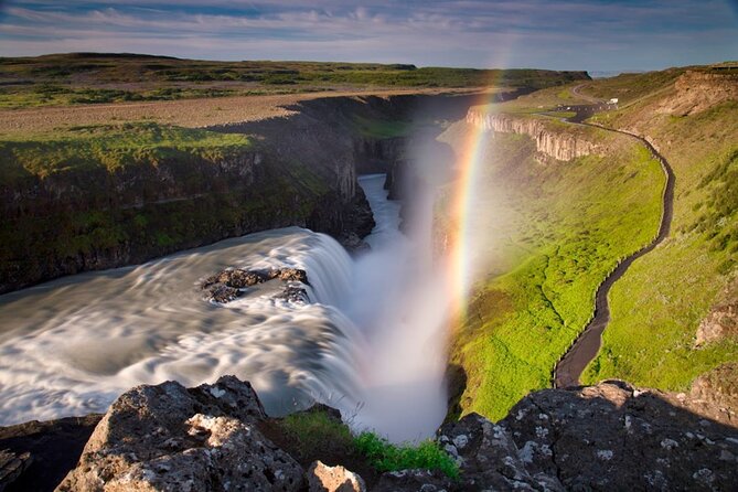 Private Golden Circle & Sky Lagoon Transfer and lunch (Up to 8 P)