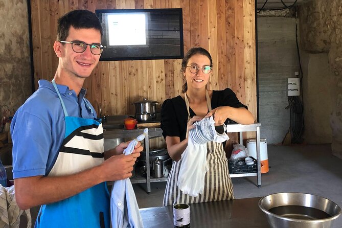 Private Introduction to plant color in Forcalquier in Provence