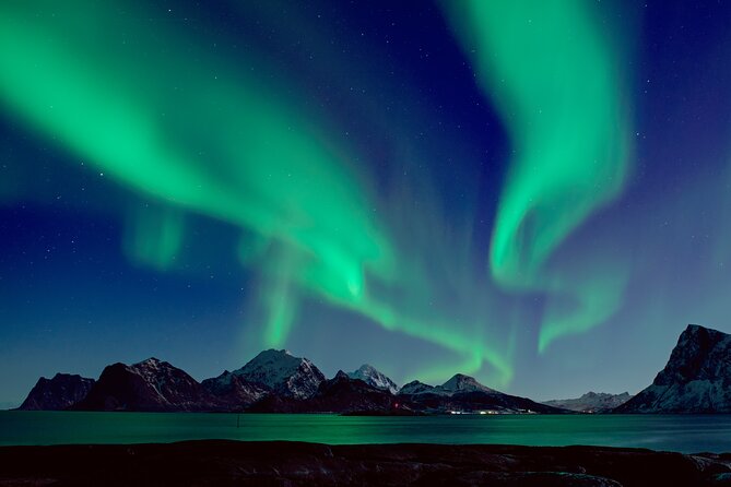 Private Northern Lights Tour with Icelandic Treats and Liquor - The Experience in Detail