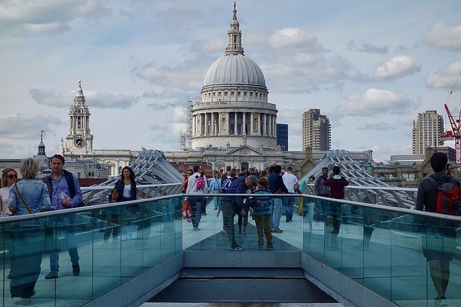 Private ONE WAY transfer from/to airports from/to London - The Breakdown of the Experience