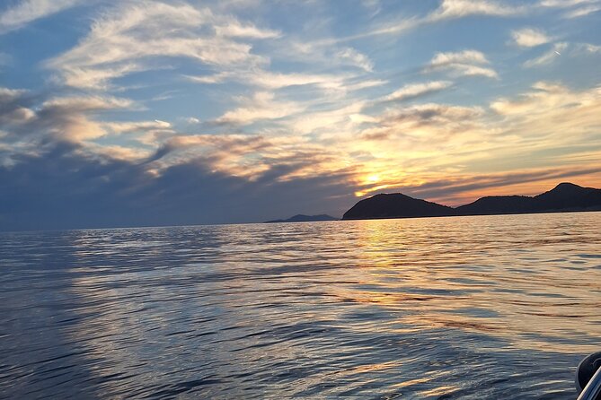 Private Sunset Boat Tour Visit to Dubrovnik with Drinks Included - Practical Considerations: Value and Booking