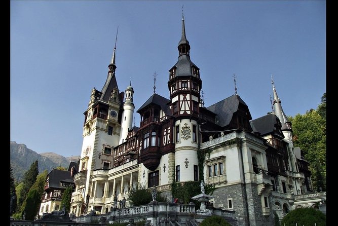 Private tour to Bran Dracula's Castle and Pele Royal Castle - The Comfort and Convenience of a Private Tour