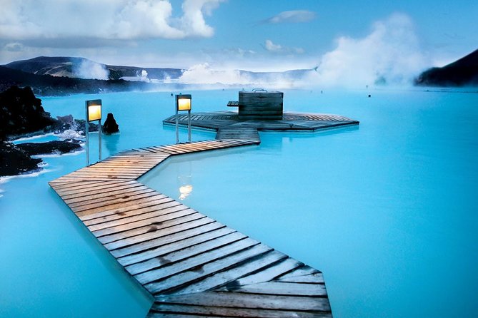 Private transfer Blue Lagoon relaxation round trip (entrance fee not included)