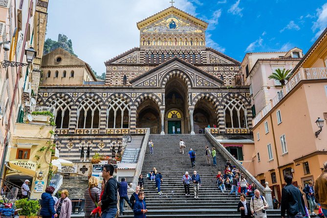 Private transfer to Amalfi Coast from Naples Airport - Why the Reviewers Love It