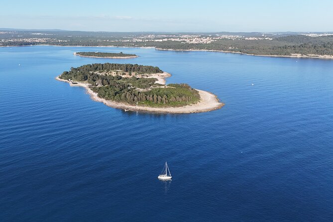 Pula Private Sailing Tour: 4-Hour Customizable Sail, Snorkel, SUP