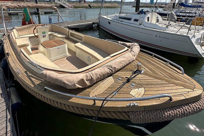 Relax on a Comfortable Small Boat With Open Bar and Snacks - The Itinerary: A View from the Water