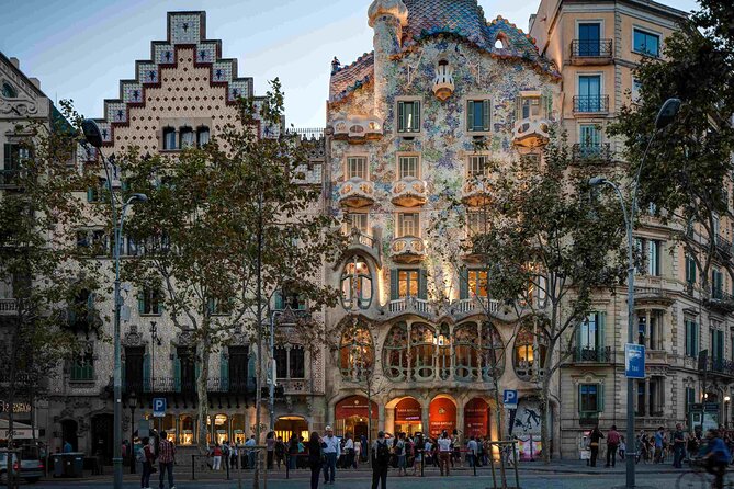 Sagrada Familia & Barcelona Small Group Tour with Hotel Pick-up - Practical Details & What It Means for You