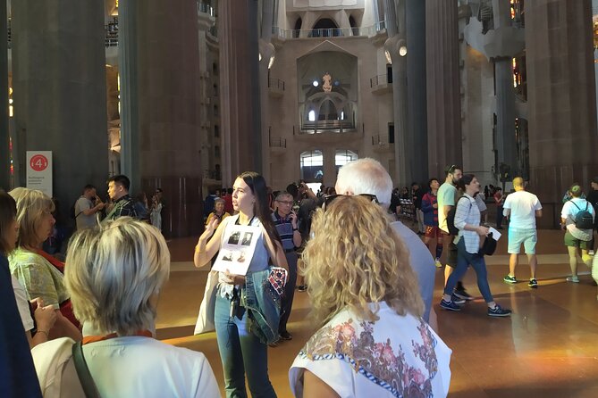 Sagrada Familia English Guided Tour & Optional Tower Access - The Itinerary Breakdown