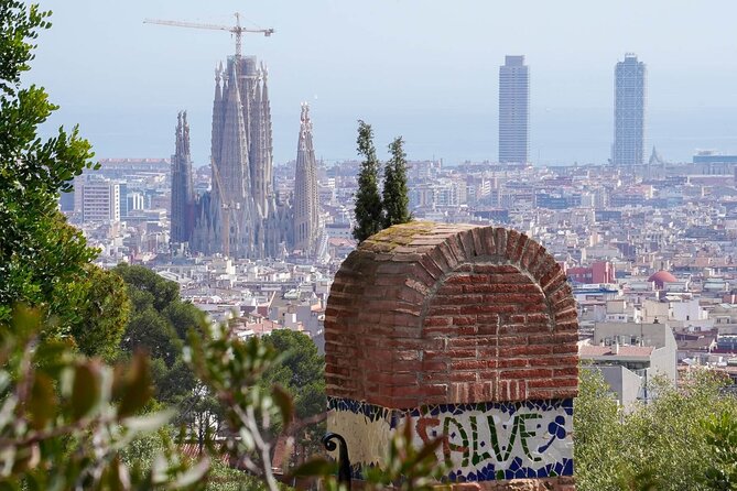Sagrada Familia & Park Guell Guided Tour with Skip The Line - La Sagrada Familia: Gaudí’s Unfinished Masterpiece