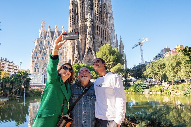 Sagrada Familia Small Group Guided Tour with Skip the Line Ticket - Why Choose This Tour?
