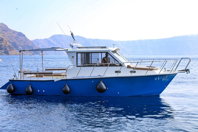 Santorini Private Cruise Sightseeing Tour with BBQ and Drinks - The Guides and Atmosphere