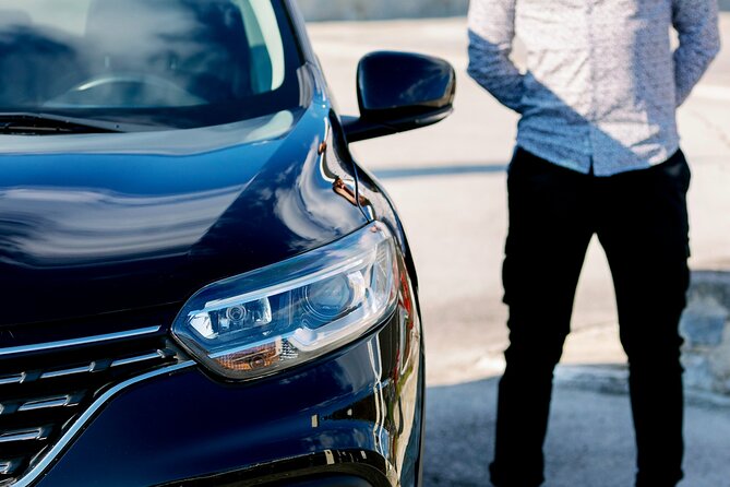 Santorini Taxi / Transfer Service From or To Airport - The Details: What You Can Expect