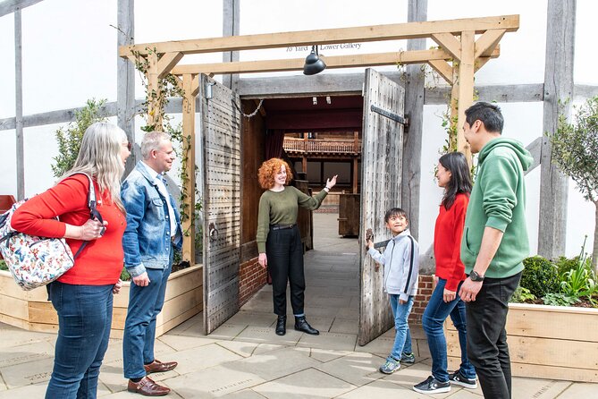Shakespeare's Globe Guided Tour - Walking Through History: The Reconstruction and Exhibits