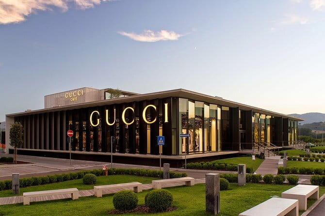 SHOPPING DAY in Florence The Mall Outlet private Limo Service - Why the Shopping Experience Shines