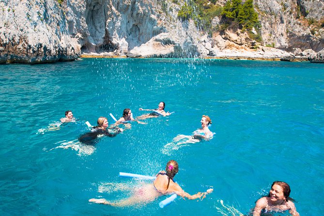 Small group Capri boat tour with transfer from Sorrento - Exploring Capri by Sea: The Highlights