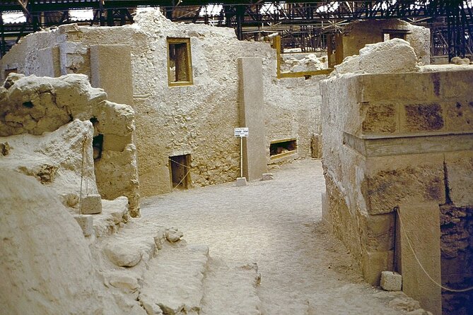 Small Group Santorini Discovery Tour with Lunch and Wine Tasting - Who Should Book This Tour?