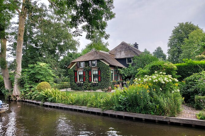 Small-Group Tour to Windmills & Giethoorn with boat tour - The Sum Up