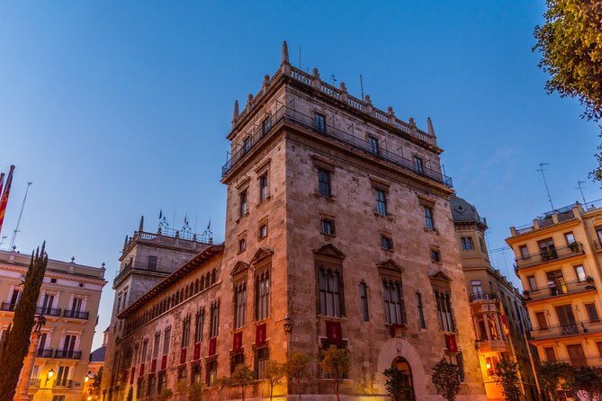 The Gothic Trail  Ghosts of Barcelona Exploration Game - Who Will Get the Most from This Tour?