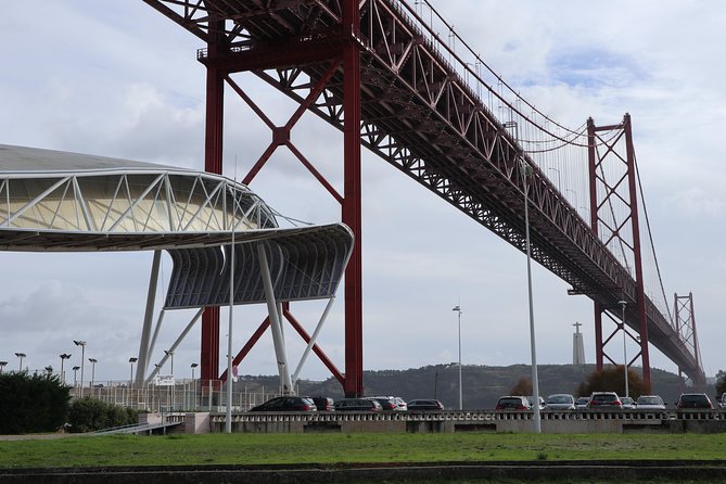 Tour in Lisbon with visit to Belem, Cristo Rei and Pillar 7 Reality Experience - Authentic Lisbon Experiences that Matter