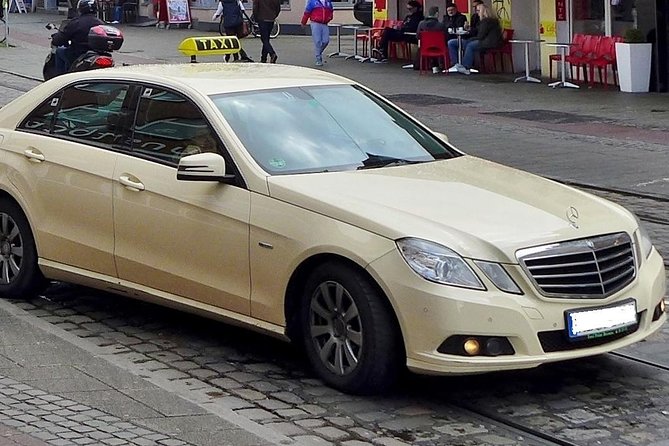 Transportation from Piraeus port to Athens International Airport and backwards - What to Expect During Your Transfer