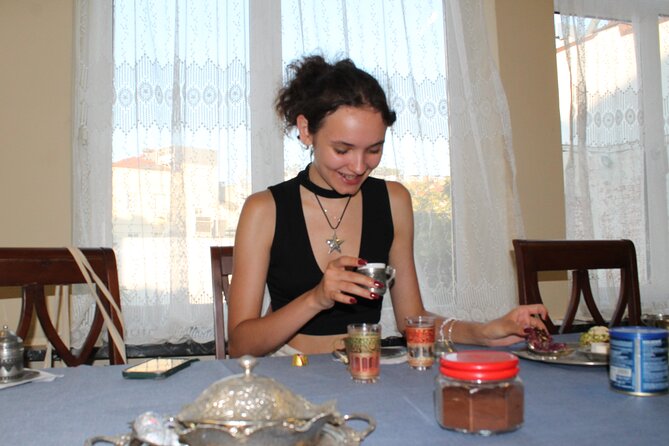 Turkish Coffee on Sand and Fortune-Telling Workshop by Gentlemen