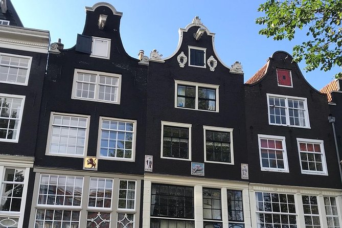 Urban Adventures Amsterdam Bike Tour, Graffiti and Magnet Fishing - What Sets This Tour Apart?