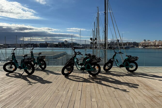 Valencia: Unforgettable Bike Tour & Coastal Catamaran Cruise