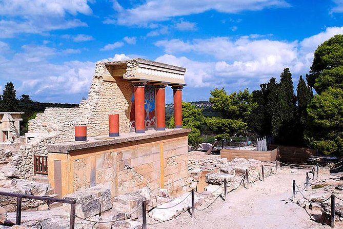 Visit Knossos & Heraklion city (Walking and Tasting Tour)