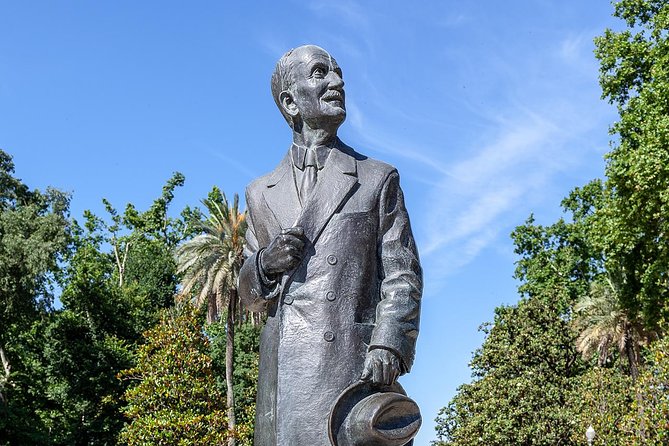Walking tour through the monumental and historical area of Seville