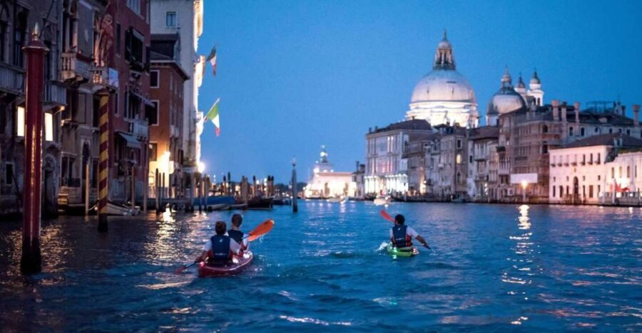 2hr Night Kayak Tour in Venice: premium tour with sunset